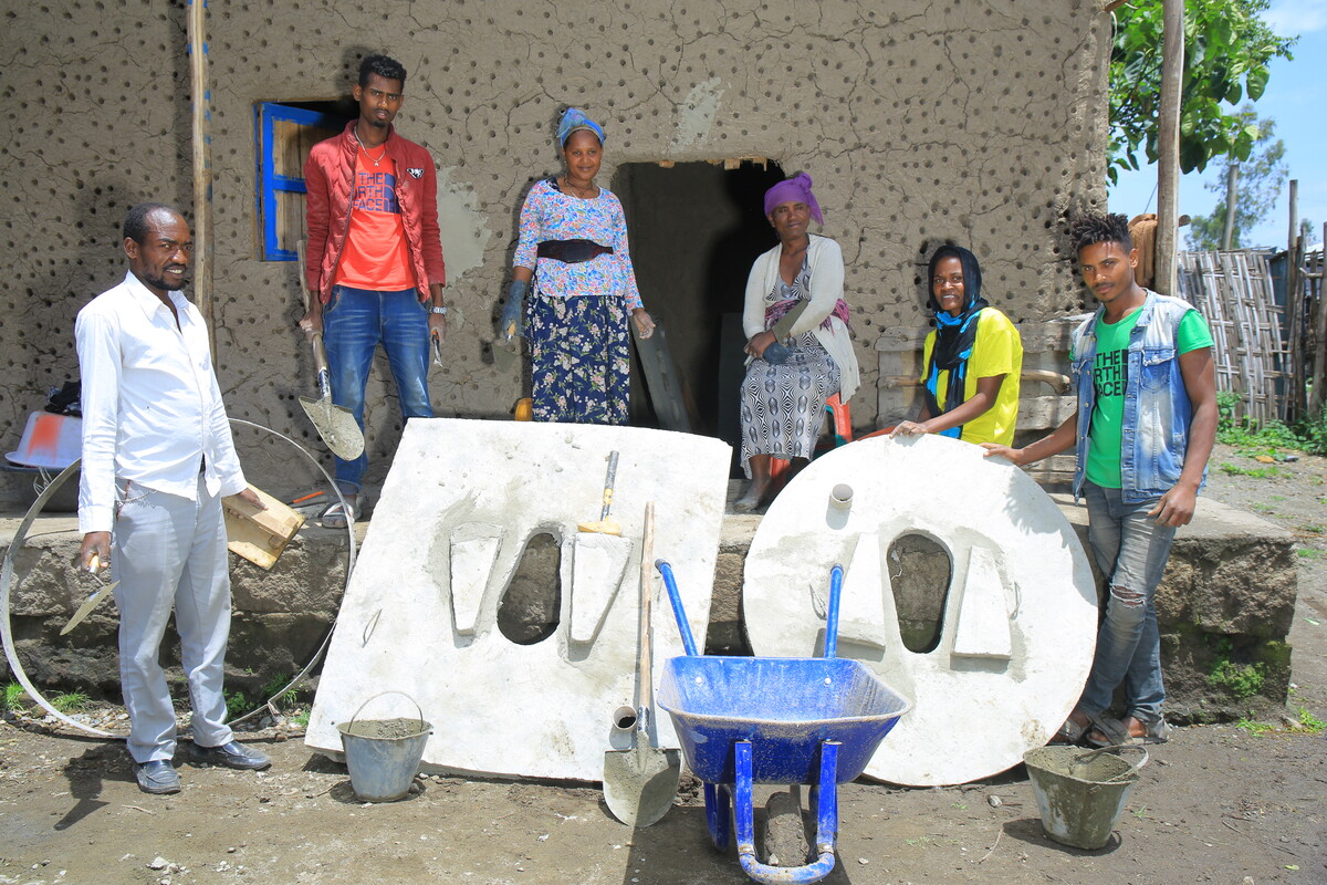 Tijdens World Water Week leeft Nanneke Nix voor schone wc’s | Amref